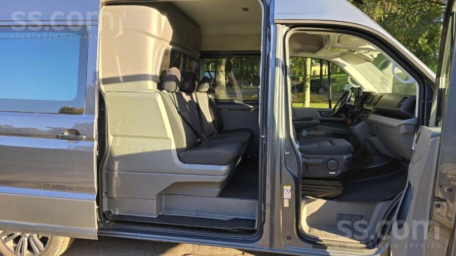 Pelēks Volkswagen Crafter 2019 Rīga, ar dzinēja tilpumu 2.00 L un nobraukumu 230 tūkst. km par 23300 €, foto 4 vietnē AUTOMOTO.COM.LV
