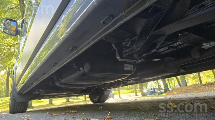 Pelēks Volkswagen Crafter 2019 Rīga, ar dzinēja tilpumu 2.00 L un nobraukumu 230 tūkst. km par 23300 €, foto 15 vietnē AUTOMOTO.COM.LV