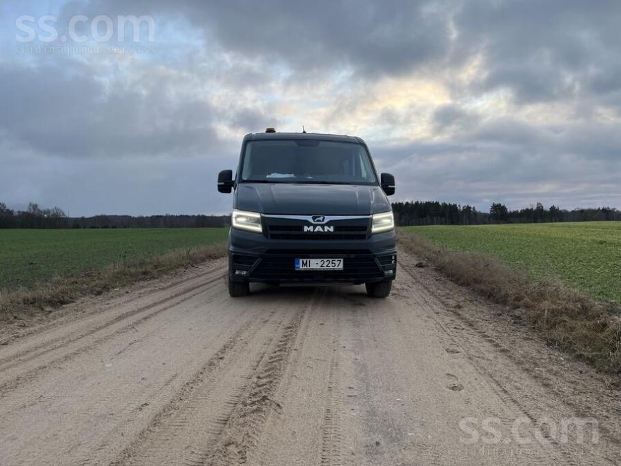 Grey Volkswagen Crafter 2021 in Valka, with an engine capacity of 2.00 L and mileage of 141 thousand km for 34900 €, photo 2 on AUTOMOTO.COM.LV