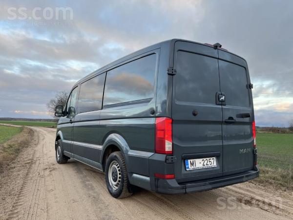 Grey Volkswagen Crafter 2021 in Valka, with an engine capacity of 2.00 L and mileage of 141 thousand km for 34900 €, photo 5 on AUTOMOTO.COM.LV