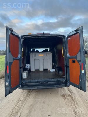 Grey Volkswagen Crafter 2021 in Valka, with an engine capacity of 2.00 L and mileage of 141 thousand km for 34900 €, photo 7 on AUTOMOTO.COM.LV