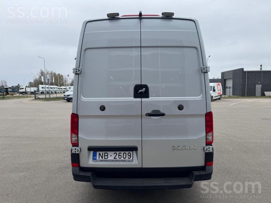 Pelēks Volkswagen Crafter 2021 Rīga, ar dzinēja tilpumu 2.00 L un nobraukumu 159 tūkst. km par 18900 €, foto 7 vietnē AUTOMOTO.COM.LV