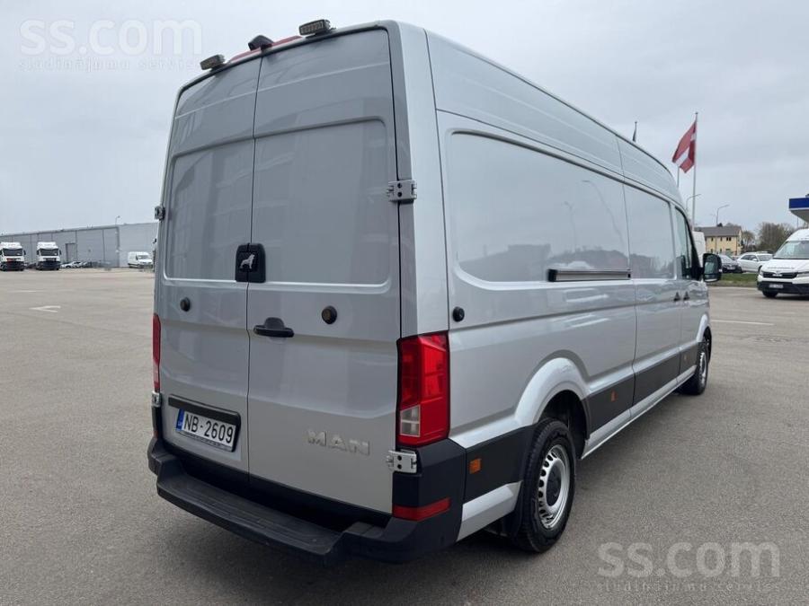 Pelēks Volkswagen Crafter 2021 Rīga, ar dzinēja tilpumu 2.00 L un nobraukumu 159 tūkst. km par 18900 €, foto 8 vietnē AUTOMOTO.COM.LV