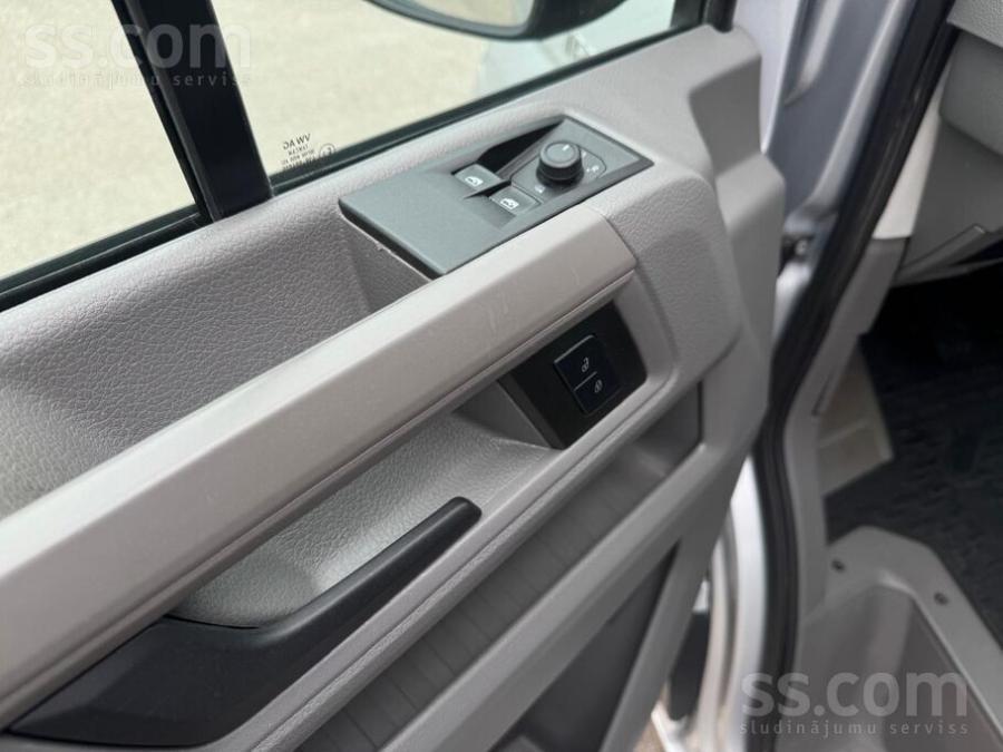 Pelēks Volkswagen Crafter 2021 Rīga, ar dzinēja tilpumu 2.00 L un nobraukumu 159 tūkst. km par 18900 €, foto 12 vietnē AUTOMOTO.COM.LV
