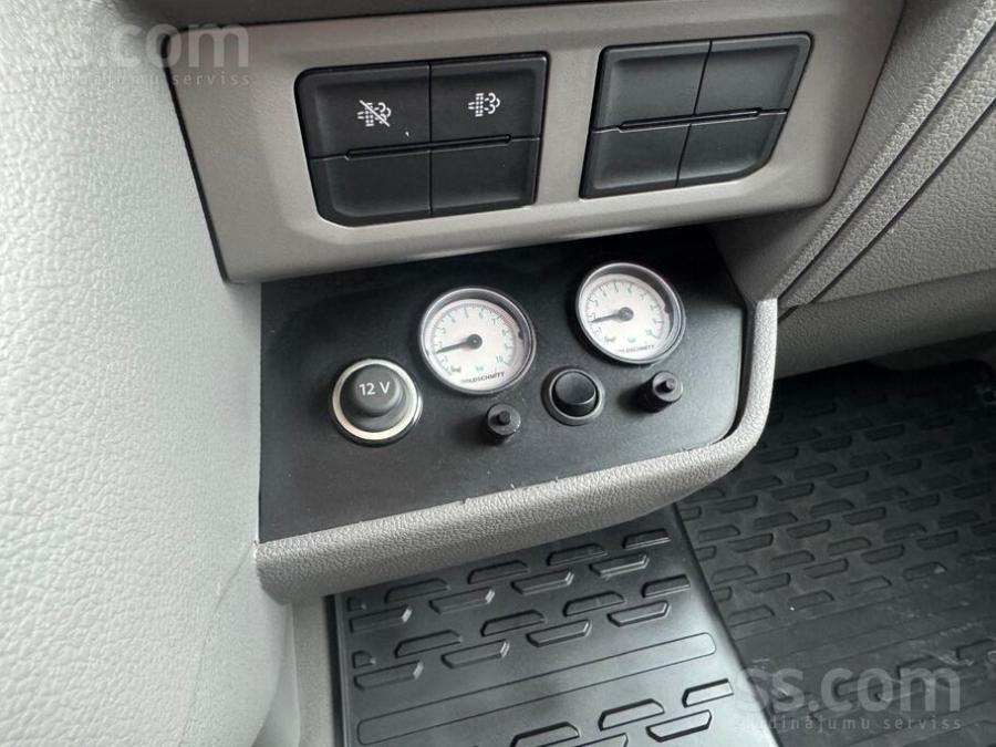 Pelēks Volkswagen Crafter 2021 Rīga, ar dzinēja tilpumu 2.00 L un nobraukumu 159 tūkst. km par 18900 €, foto 20 vietnē AUTOMOTO.COM.LV