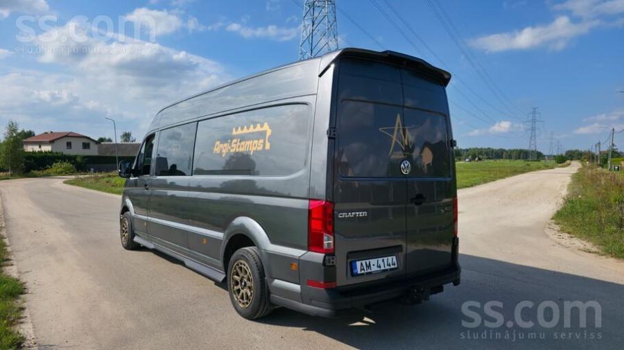 Pelēks Volkswagen Crafter 2022 Rīga, ar dzinēja tilpumu 2.00 L un nobraukumu 108 tūkst. km par 46500 €, foto 4 vietnē AUTOMOTO.COM.LV