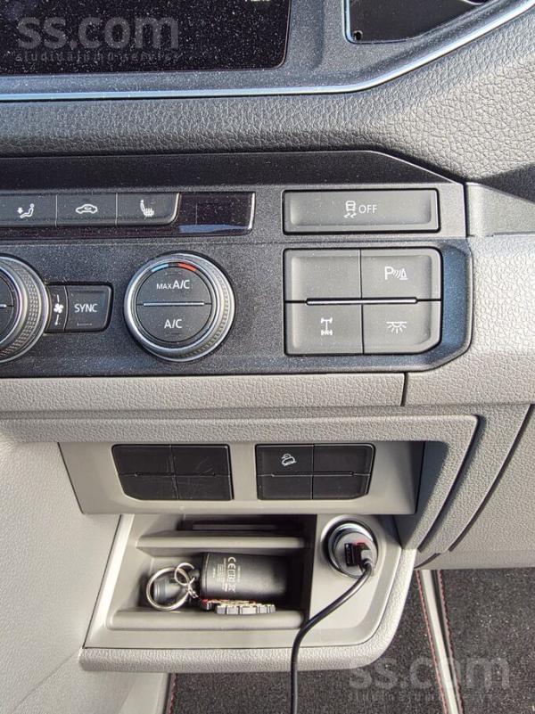 Pelēks Volkswagen Crafter 2023 Rīga, ar dzinēja tilpumu 2.00 L un nobraukumu 24 tūkst. km par 56750 €, foto 6 vietnē AUTOMOTO.COM.LV