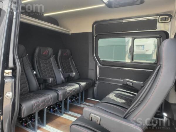Pelēks Volkswagen Crafter 2023 Rīga, ar dzinēja tilpumu 2.00 L un nobraukumu 24 tūkst. km par 56750 €, foto 9 vietnē AUTOMOTO.COM.LV