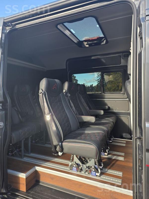 Pelēks Volkswagen Crafter 2023 Rīga, ar dzinēja tilpumu 2.00 L un nobraukumu 24 tūkst. km par 56750 €, foto 10 vietnē AUTOMOTO.COM.LV