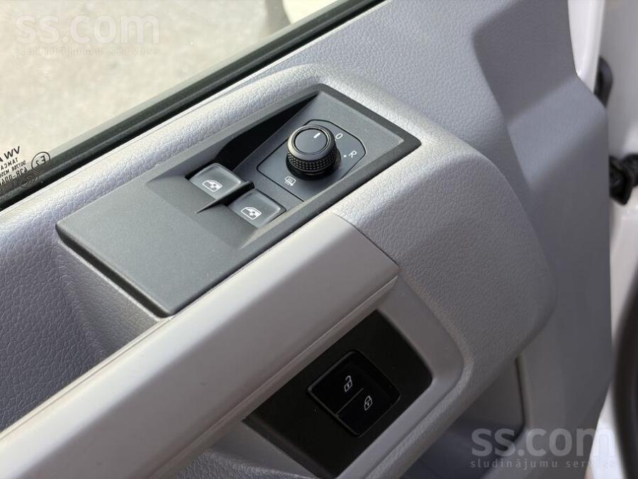 Pelēks Volkswagen Crafter 2025 Rīga, ar dzinēja tilpumu 2.00 L un nobraukumu 50 tūkst. km par 38990 €, foto 11 vietnē AUTOMOTO.COM.LV