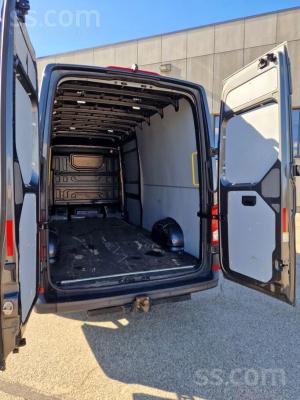 Pelēks Volkswagen Crafter 2021 Rīga, ar dzinēja tilpumu 2.00 L un nobraukumu 310 tūkst. km par 19950 €, foto 11 vietnē AUTOMOTO.COM.LV