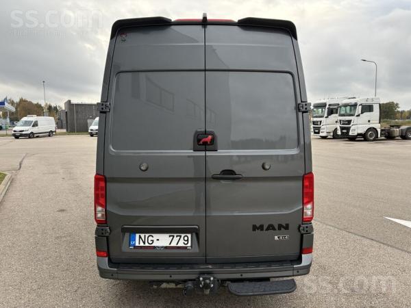 Grey Volkswagen Crafter 2023 in Riga, with an engine capacity of 2.00 L and mileage of 44 thousand km for 60000 €, photo 7 on AUTOMOTO.COM.LV