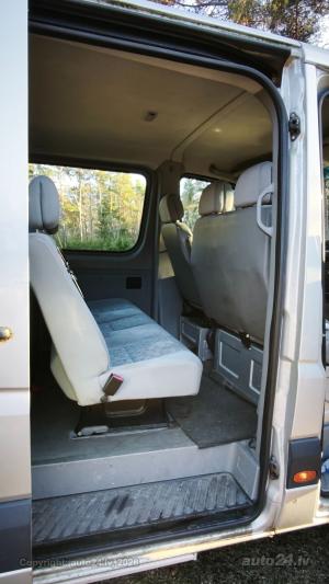 Pelēks Volkswagen Crafter 2007 Tallina, ar dzinēja tilpumu 2.50 L un nobraukumu 296 tūkst. km par 9000 €, foto 6 vietnē AUTOMOTO.COM.LV