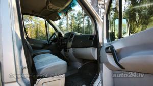 Pelēks Volkswagen Crafter 2007 Tallina, ar dzinēja tilpumu 2.50 L un nobraukumu 296 tūkst. km par 9000 €, foto 7 vietnē AUTOMOTO.COM.LV