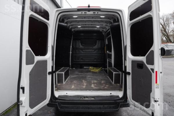 Volkswagen Crafter 2021 in Riga, with an engine capacity of 2.00 L and mileage of 53 thousand km for 13750 €, photo 8 on AUTOMOTO.COM.LV