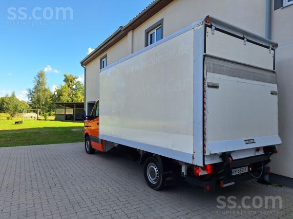 Volkswagen Crafter 2012 in Riga, with an engine capacity of 2.00 L and mileage of 245 thousand km for 8900 €, photo 4 on AUTOMOTO.COM.LV