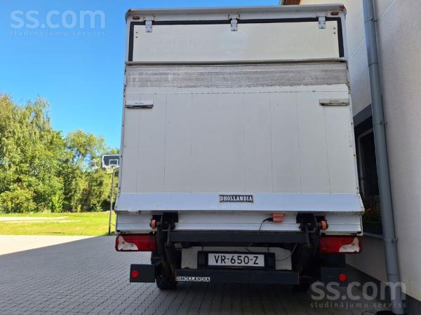 Volkswagen Crafter 2012 in Riga, with an engine capacity of 2.00 L and mileage of 245 thousand km for 8900 €, photo 5 on AUTOMOTO.COM.LV