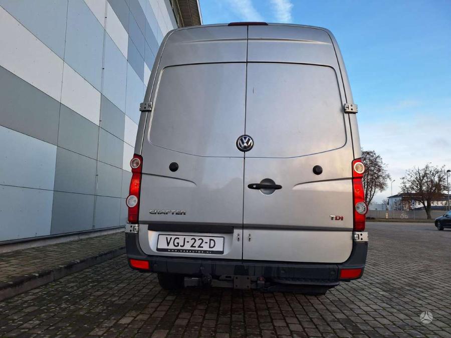 Volkswagen Crafter 2017 in Dobele, with an engine capacity of 2.00 L and mileage of 303 thousand km for 9900 €, photo 5 on AUTOMOTO.COM.LV