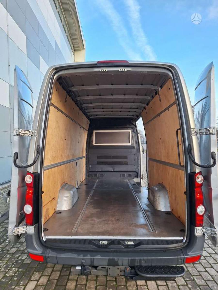 Volkswagen Crafter 2017 in Dobele, with an engine capacity of 2.00 L and mileage of 303 thousand km for 9900 €, photo 19 on AUTOMOTO.COM.LV