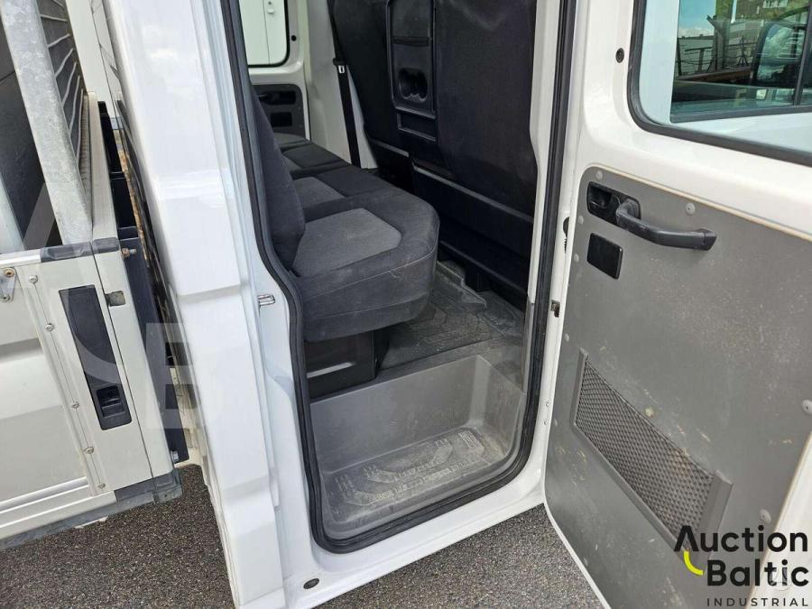 Volkswagen Crafter 2021 in Klaipeda, with an engine capacity of 3.50 L and mileage of 317 thousand km for 10200 €, photo 14 on AUTOMOTO.COM.LV