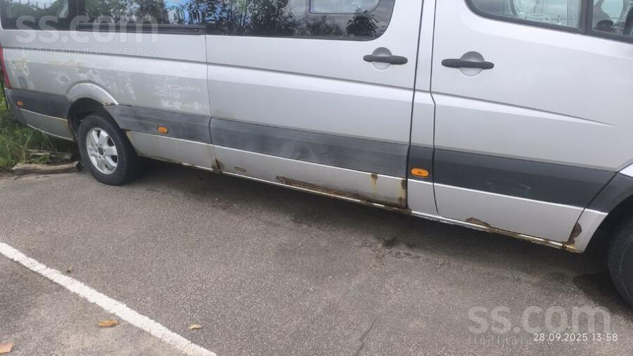Volkswagen Crafter 2006 Rīga, ar dzinēja tilpumu 2.50 L un nobraukumu 222 tūkst. km par 6500 €, foto 3 vietnē AUTOMOTO.COM.LV