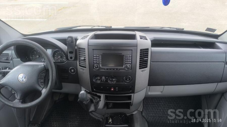 Volkswagen Crafter 2006 Rīga, ar dzinēja tilpumu 2.50 L un nobraukumu 222 tūkst. km par 6500 €, foto 8 vietnē AUTOMOTO.COM.LV