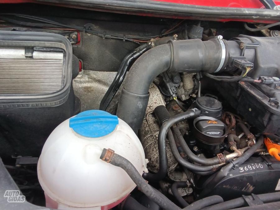 Volkswagen Crafter 2007 in Panevezys, with an engine capacity of 2.50 L and mileage of 500 thousand km for 900 €, photo 8 on AUTOMOTO.COM.LV