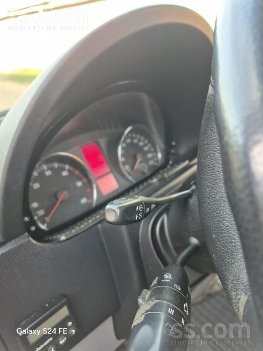 Volkswagen Crafter 2008 in Daugavpils, with an engine capacity of 2.50 L and mileage of 0 thousand km for 7300 €, photo 10 on AUTOMOTO.COM.LV