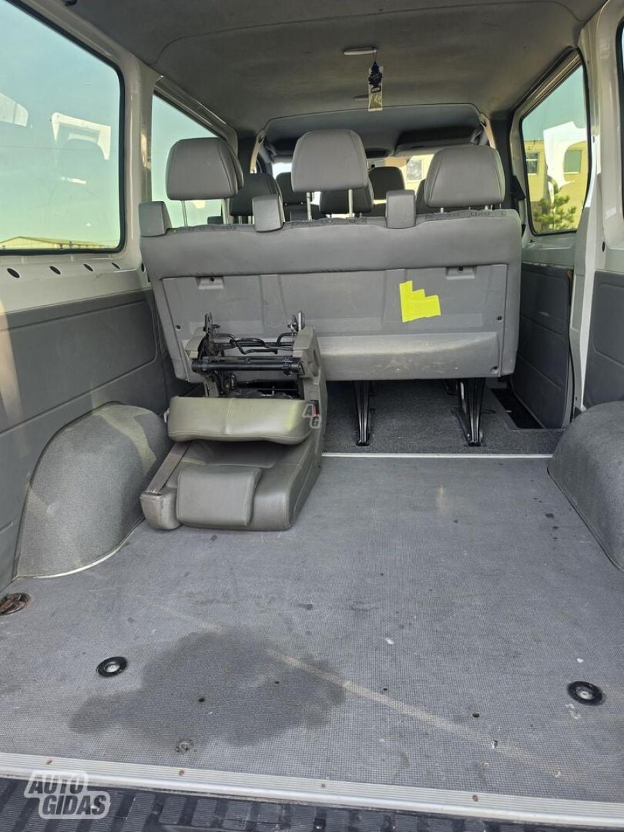 Volkswagen Crafter 2009 Viļņa, ar dzinēja tilpumu 2.50 L un nobraukumu 363 tūkst. km par 8500 €, foto 21 vietnē AUTOMOTO.COM.LV