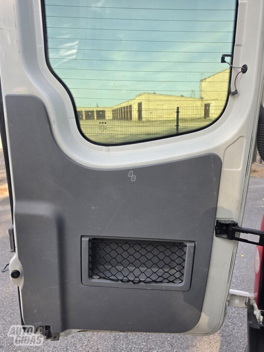 Volkswagen Crafter 2009 Viļņa, ar dzinēja tilpumu 2.50 L un nobraukumu 363 tūkst. km par 8500 €, foto 22 vietnē AUTOMOTO.COM.LV
