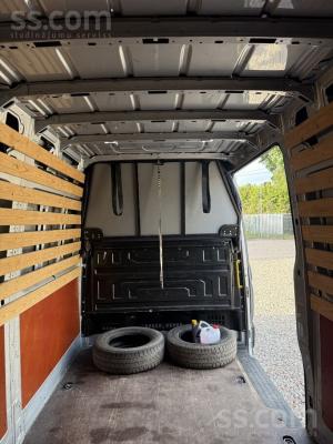 Volkswagen Crafter 2017 Rīga, ar dzinēja tilpumu 2.00 L un nobraukumu 339 tūkst. km par 9400 €, foto 19 vietnē AUTOMOTO.COM.LV