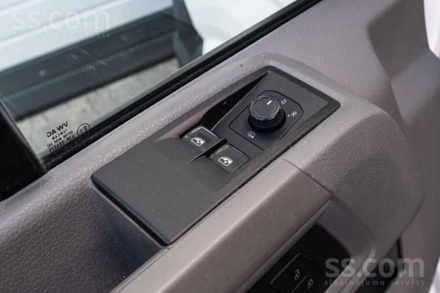 Volkswagen Crafter 2021 Rīga, ar dzinēja tilpumu 2.00 L un nobraukumu 195 tūkst. km par 17950 €, foto 13 vietnē AUTOMOTO.COM.LV