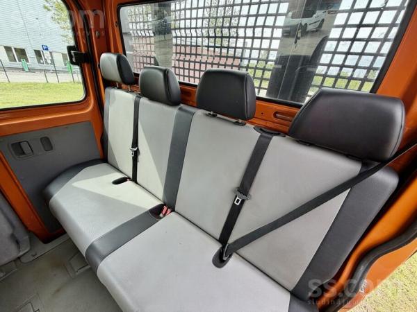 Orange Volkswagen Crafter 2012 in Tukums, with an engine capacity of 2.00 L and mileage of 235 thousand km for 8999 €, photo 4 on AUTOMOTO.COM.LV