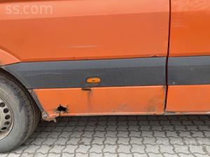Orange Volkswagen Crafter 2009 in Riga, with an engine capacity of 2.50 L and mileage of 380 thousand km for 1900 €, photo 7 on AUTOMOTO.COM.LV