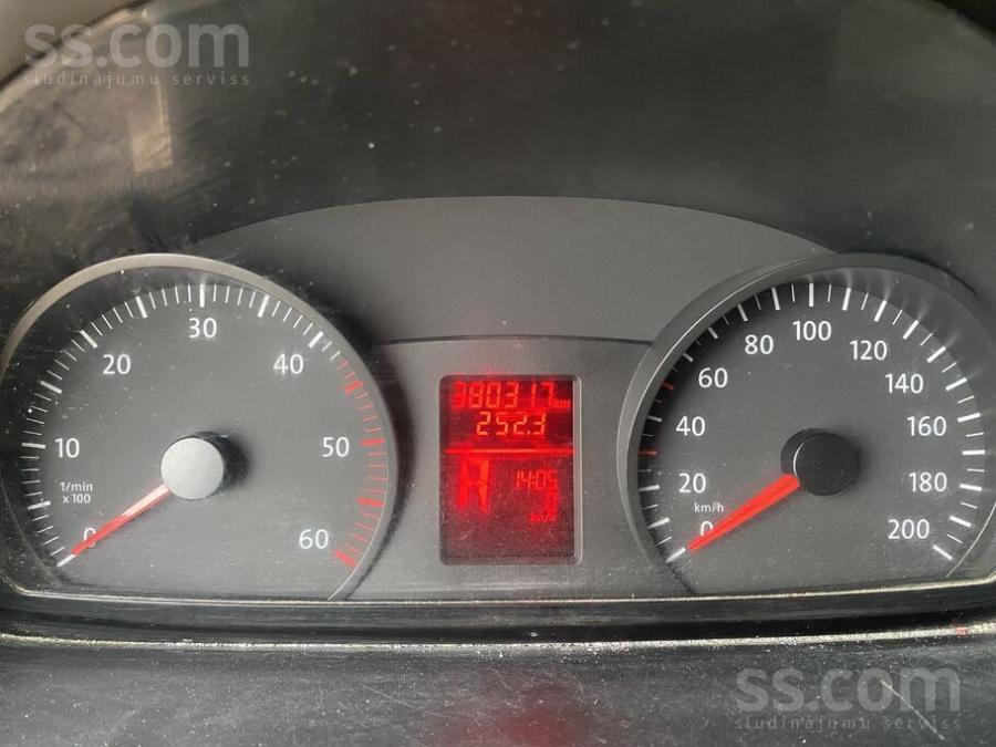 Orange Volkswagen Crafter 2009 in Riga, with an engine capacity of 2.50 L and mileage of 380 thousand km for 1900 €, photo 12 on AUTOMOTO.COM.LV