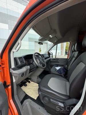 Orange Volkswagen Crafter 2017 in Dobele, with an engine capacity of 2.00 L and mileage of 128 thousand km for 19965 €, photo 13 on AUTOMOTO.COM.LV
