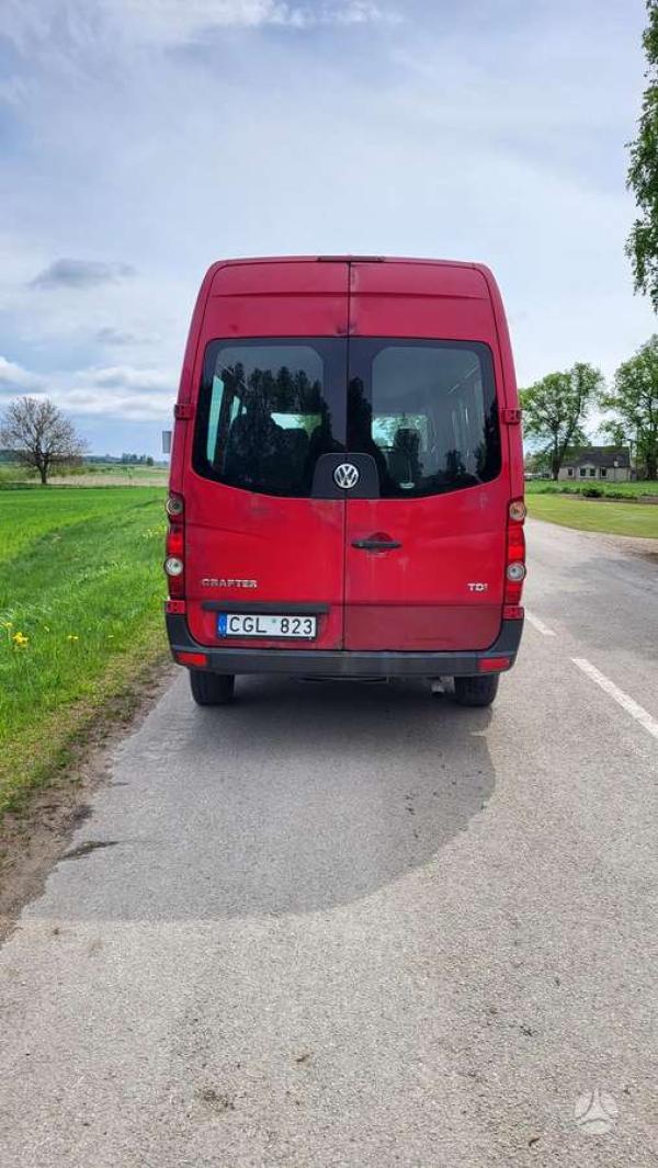 Sarkans Volkswagen Crafter 2006 Panevēža, ar dzinēja tilpumu 2.50 L un nobraukumu 353 tūkst. km par 3400 €, foto 4 vietnē AUTOMOTO.COM.LV