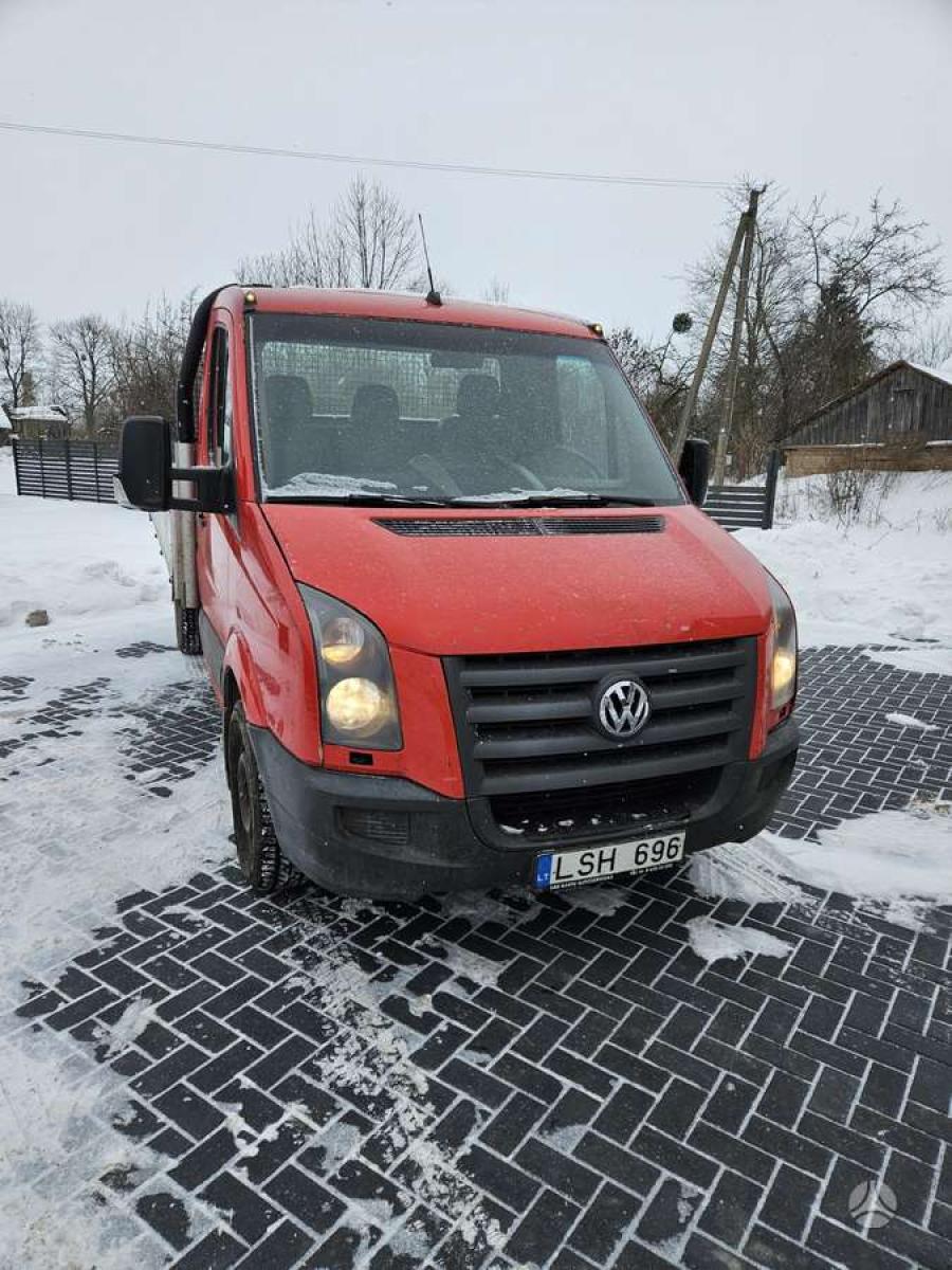 Red Volkswagen Crafter 2008 in Prienai, with an engine capacity of 2.50 L and mileage of 443 thousand km for 4800 €, photo 2 on AUTOMOTO.COM.LV