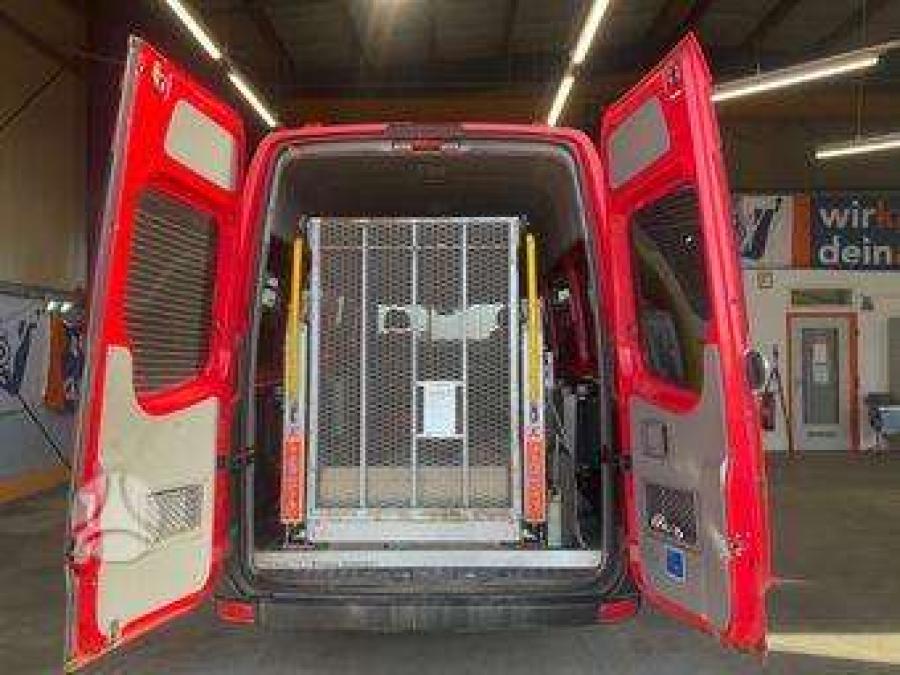 Sarkans Volkswagen Crafter 2010 Tauragė, ar dzinēja tilpumu 2.46 L un nobraukumu 611 tūkst. km par 3800 €, foto 8 vietnē AUTOMOTO.COM.LV