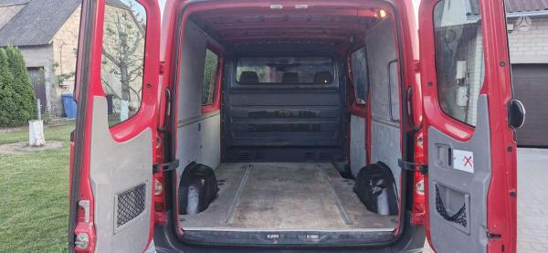 Red Volkswagen Crafter 2011 in Kelme, with an engine capacity of 2.00 L and mileage of 153 thousand km for 7200 €, photo 6 on AUTOMOTO.COM.LV
