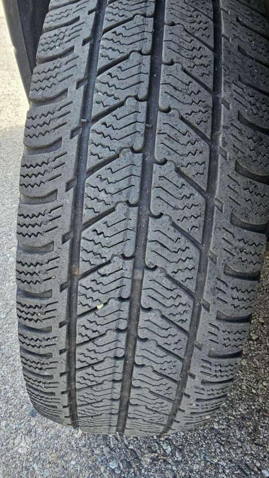 Sarkans Volkswagen Crafter 2012 Kauņa, ar dzinēja tilpumu 1.97 L un nobraukumu 405 tūkst. km par 8800 €, foto 3 vietnē AUTOMOTO.COM.LV