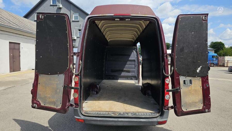 Sarkans Volkswagen Crafter 2012 Kauņa, ar dzinēja tilpumu 1.97 L un nobraukumu 405 tūkst. km par 8800 €, foto 5 vietnē AUTOMOTO.COM.LV