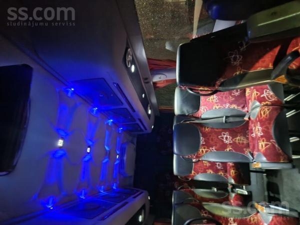 Red Volkswagen Crafter 2008 in Riga, with an engine capacity of 2.50 L and mileage of 233 thousand km for 10900 €, photo 3 on AUTOMOTO.COM.LV