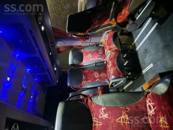 Red Volkswagen Crafter 2008 in Riga, with an engine capacity of 2.50 L and mileage of 233 thousand km for 10900 €, photo 4 on AUTOMOTO.COM.LV