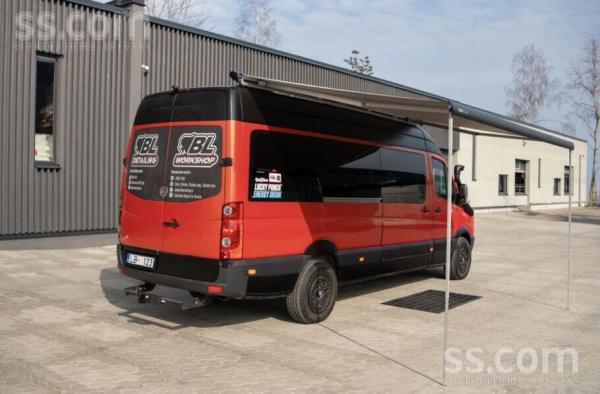 Red Volkswagen Crafter 2008 in Riga, with an engine capacity of 2.50 L and mileage of 650 thousand km for 16500 €, photo 3 on AUTOMOTO.COM.LV