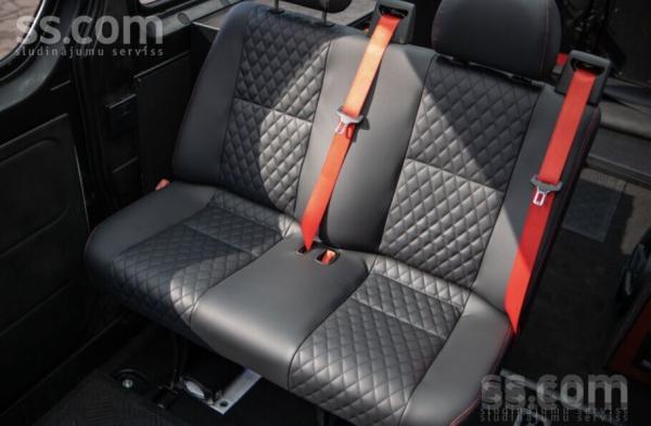 Red Volkswagen Crafter 2008 in Riga, with an engine capacity of 2.50 L and mileage of 650 thousand km for 16500 €, photo 8 on AUTOMOTO.COM.LV
