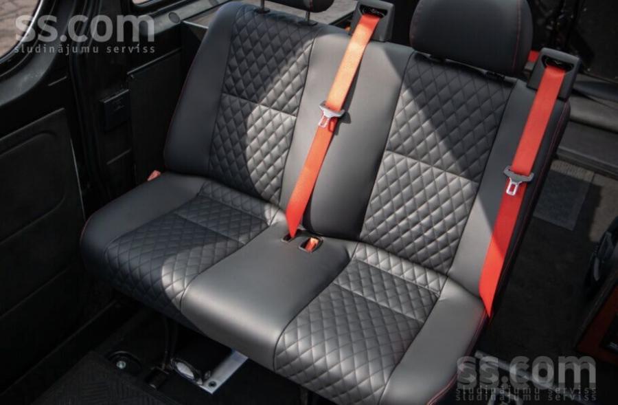 Sarkans Volkswagen Crafter 2008 Rīga, ar dzinēja tilpumu 2.50 L un nobraukumu 650 tūkst. km par 16500 €, foto 8 vietnē AUTOMOTO.COM.LV