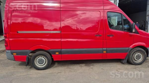 Sarkans Volkswagen Crafter 2011 Rīga, ar dzinēja tilpumu 2.50 L un nobraukumu 262 tūkst. km par 5800 €, foto 3 vietnē AUTOMOTO.COM.LV