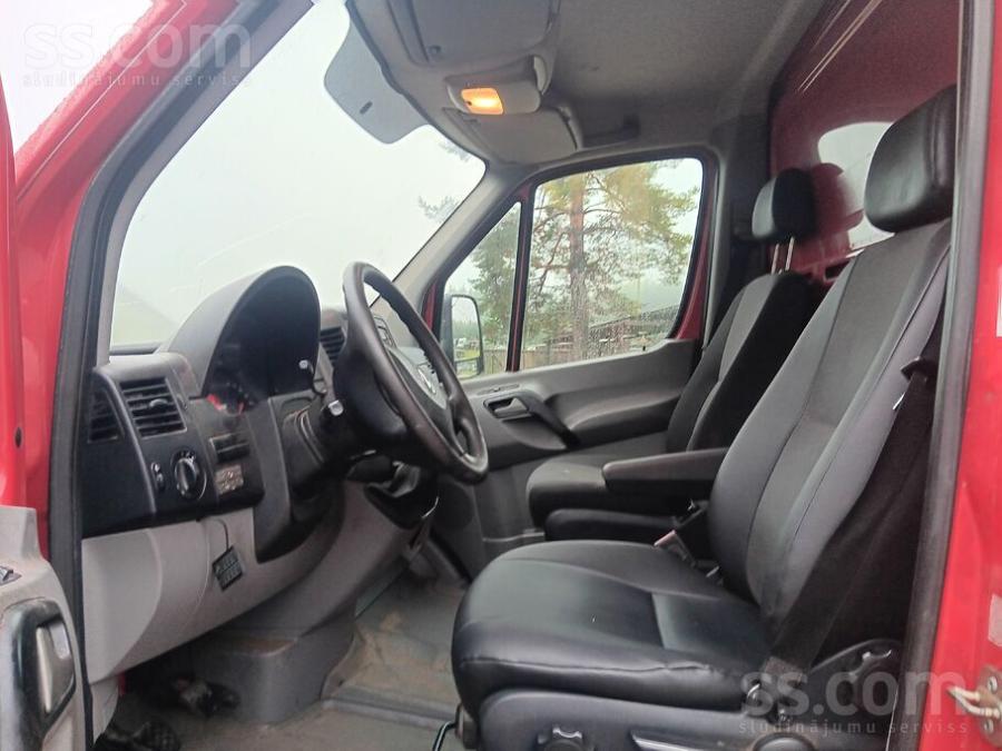 Red Volkswagen Crafter 2014 in Ogre, with an engine capacity of 2.00 L and mileage of 0 thousand km for 7000 €, photo 9 on AUTOMOTO.COM.LV