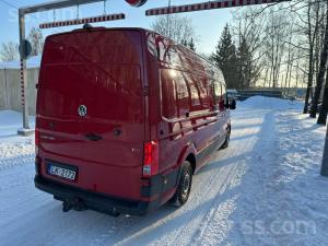 Red Volkswagen Crafter 2018 in Riga, with an engine capacity of 2.00 L and mileage of 235 thousand km for 17990 €, photo 6 on AUTOMOTO.COM.LV